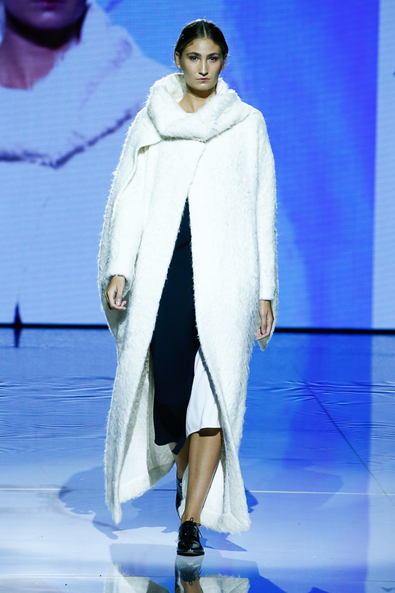 Adolfo Domínguez | Desfile TELVA La Moda en la Calle By...