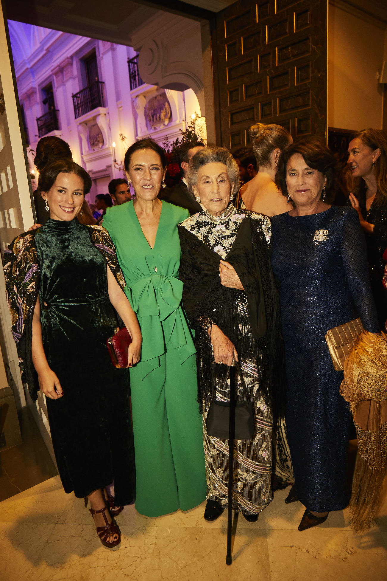 Olga Ruiz, directora de TELVA, junto a Ana María Calvo Sotelo...