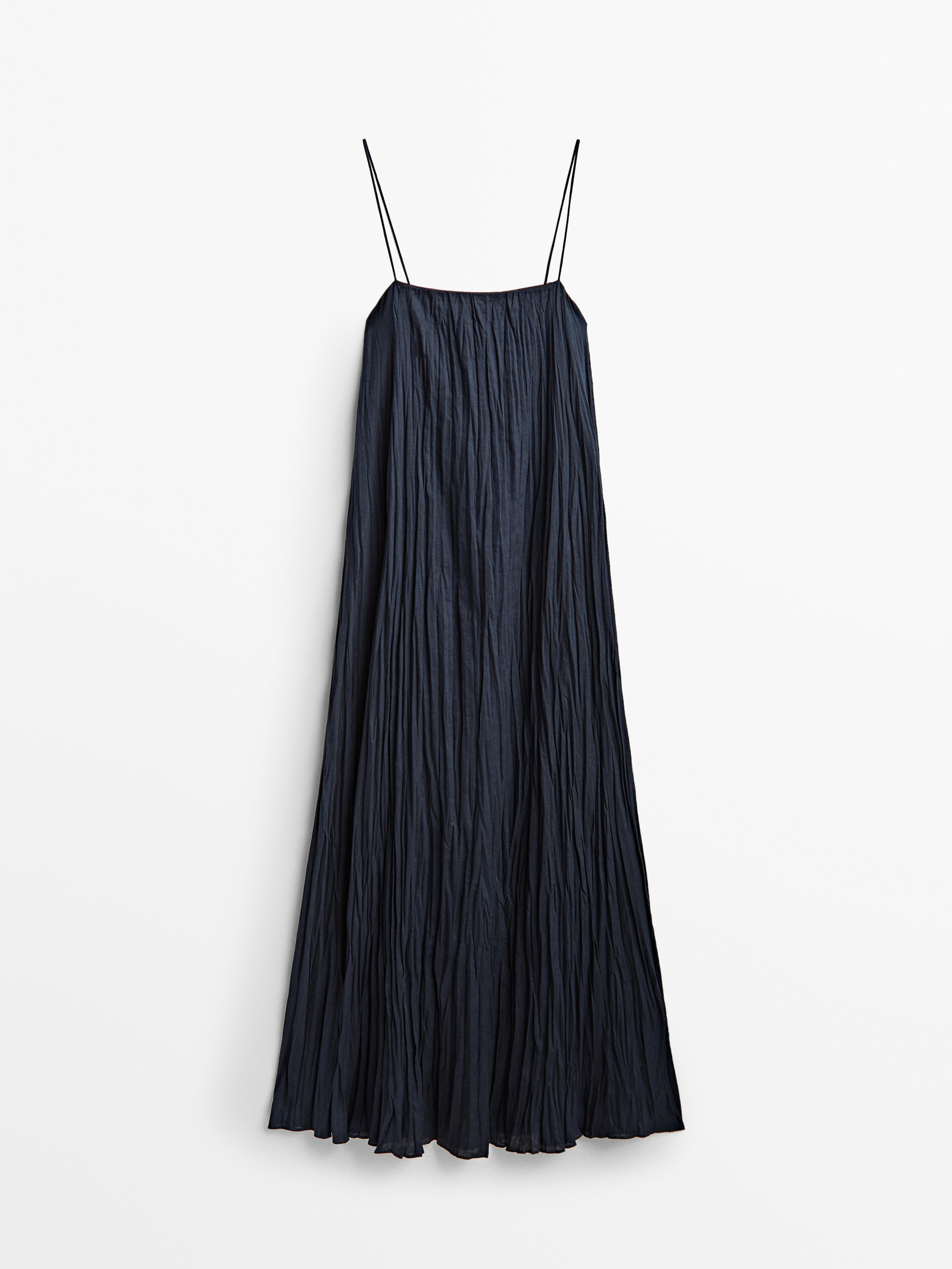 Vestido plisado largo | El armario cápsula definitivo de la temporada ...