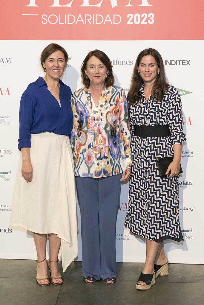 Los premiados e invitados de los Premios TELVA Solidaridad 2023 foto a ...