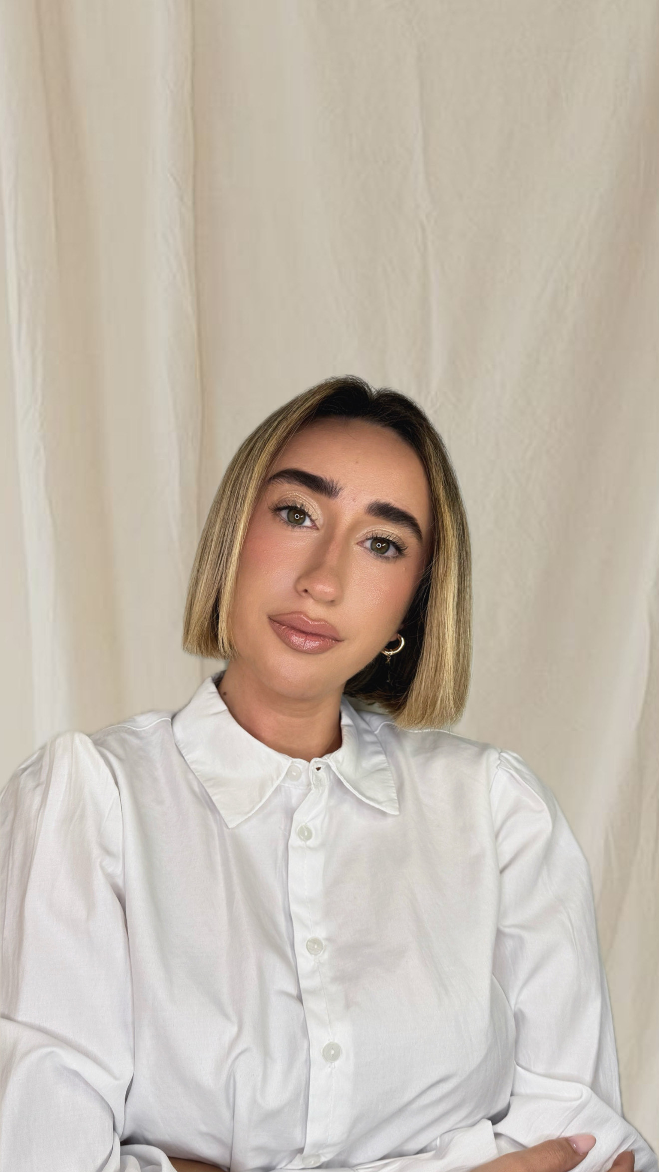 Sara Aranda, especialista en cejas: "A partir de los 50, la ceja ...