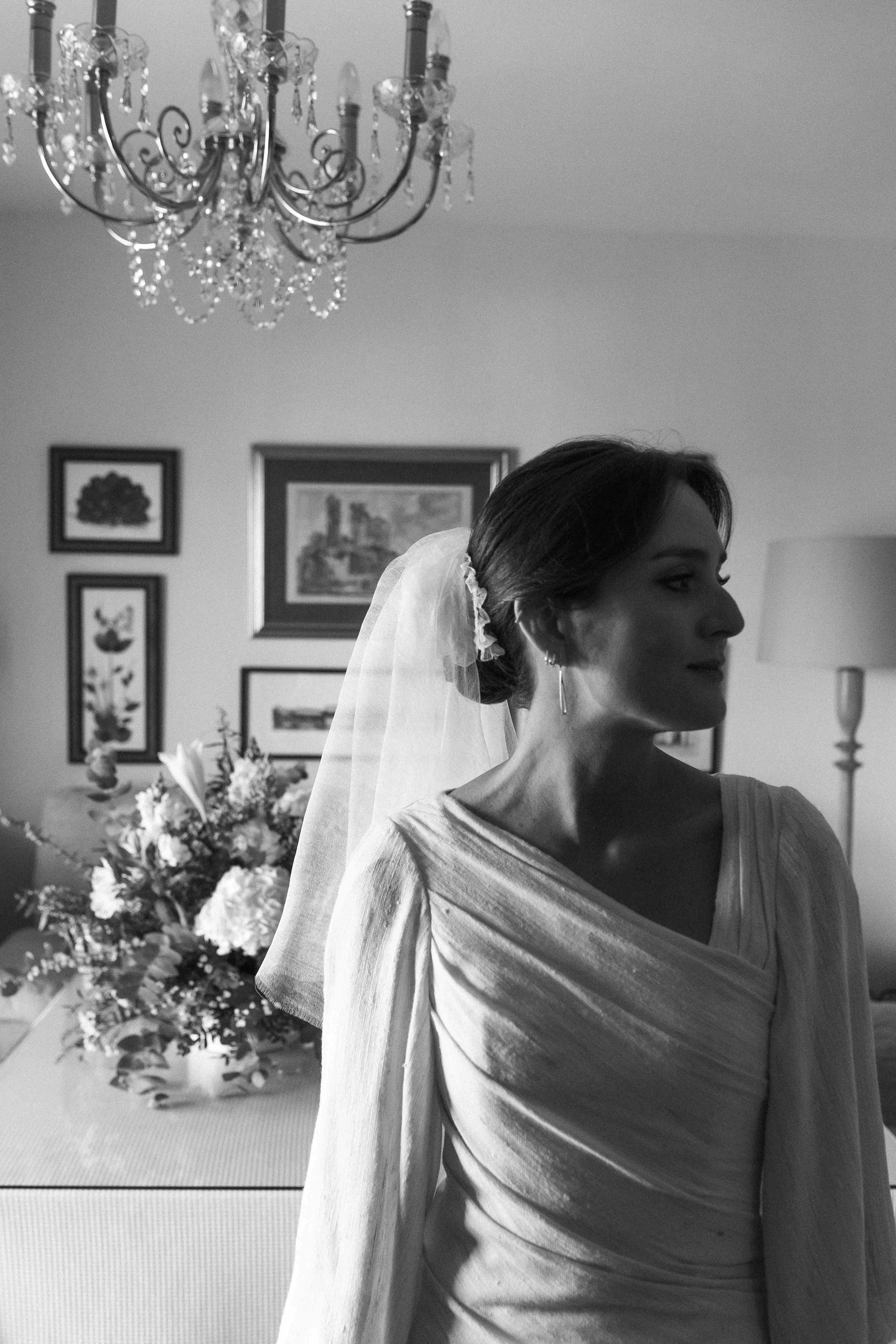 La novia sevillana que nos conquistó con su flor en el pelo y los mil ...