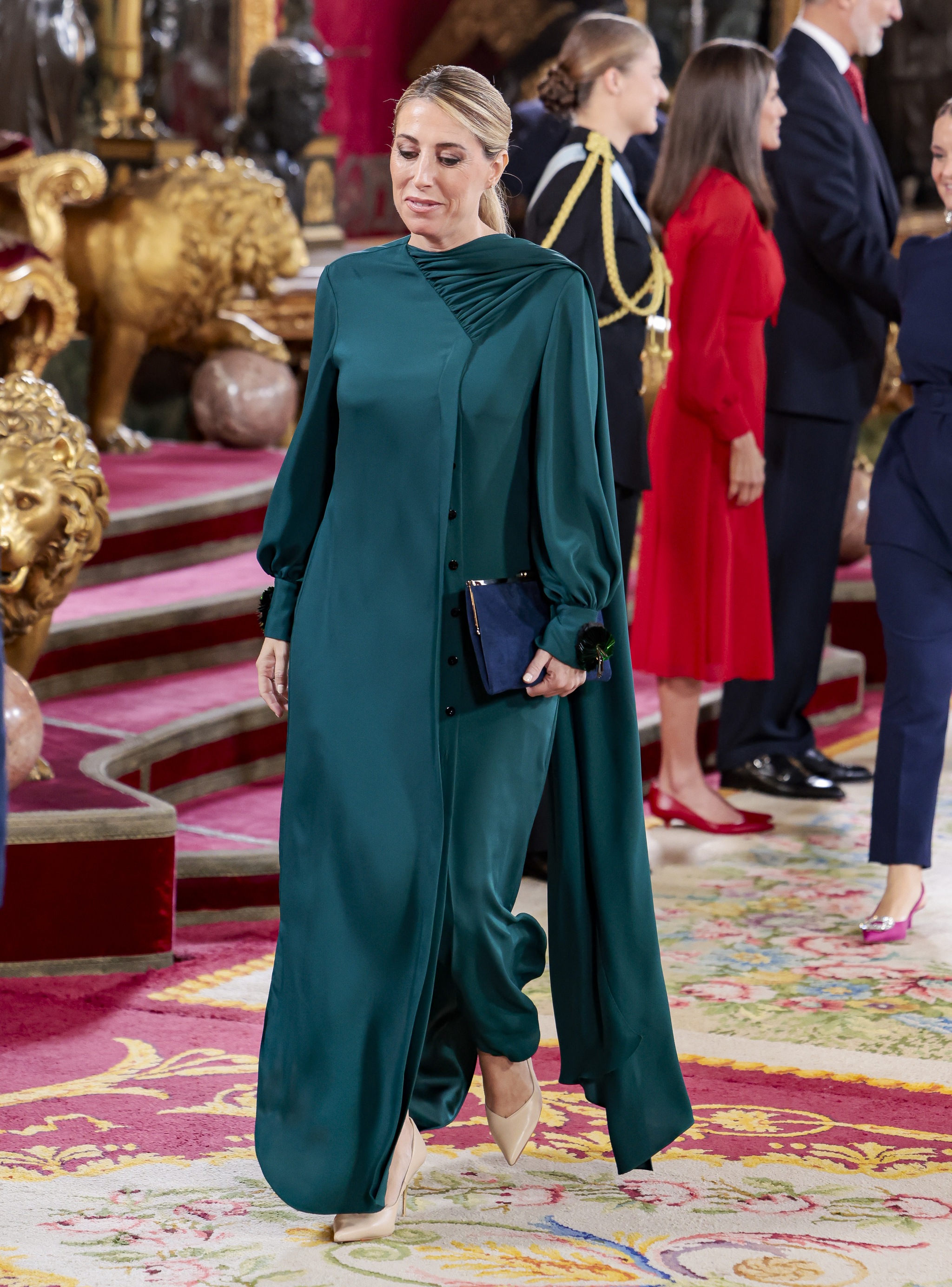 María Guardiola, presidenta de Extremadura y su simbólico estilo a ...